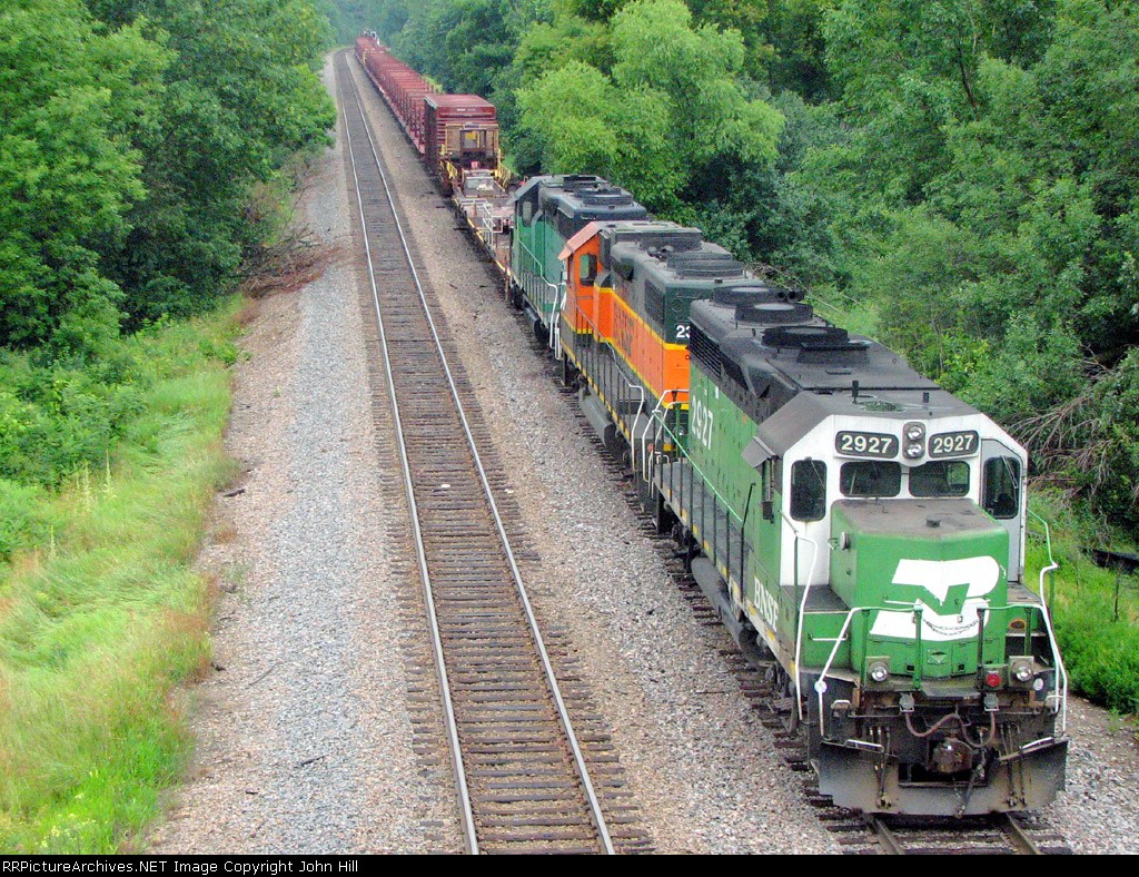 090721003 Eastbound BNSF ribbonrail train waits in passing siding
